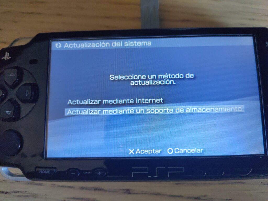 Calzar el Custom Firmware ARK-4 en PSP desde Linux – 56K